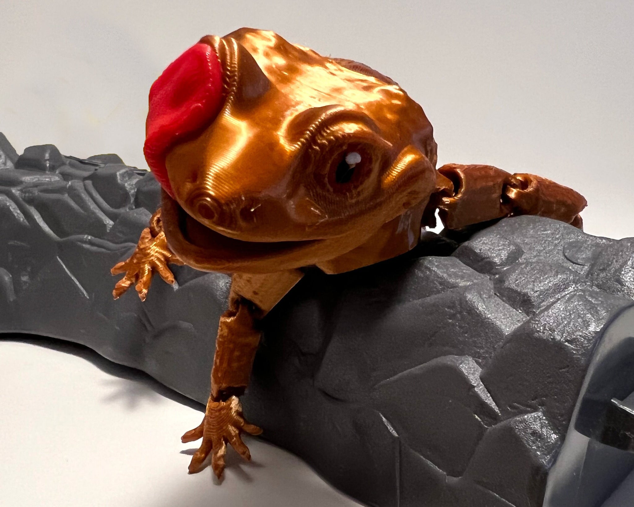 Leopard Gecko Licking Eye - Articulated 3D Printed Flexi Fidget Toy Li ...
